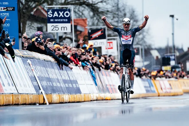'Het kan me niet schelen' – Het teammanagement van Mathieu van der Poel ...